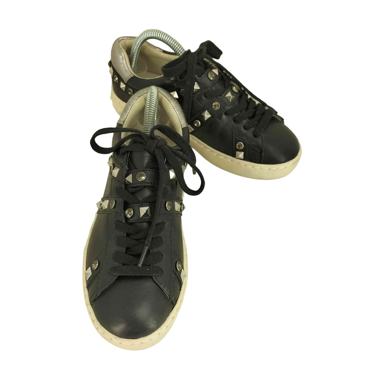 アッシュ ASH スタッズ装飾 ローカットスニーカー レディース 35 – ブランド古着買取販売バズストア